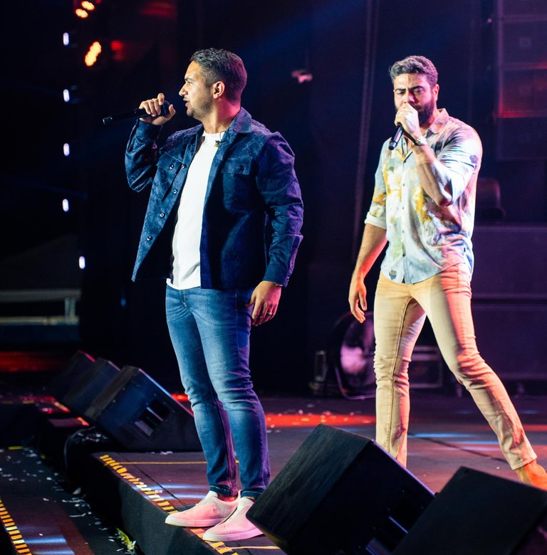 Com a presença de Virginia, dupla Henrique & Juliano quebra recorde de ...